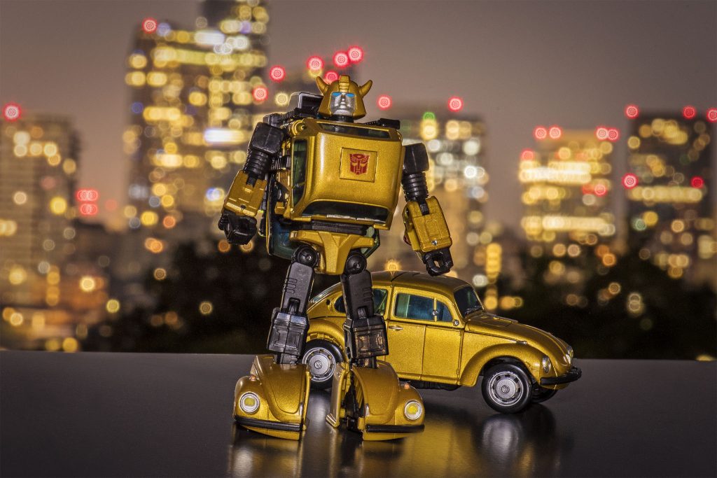 Macro Product Photography With Bumblebee The Transformer - Equal Motion