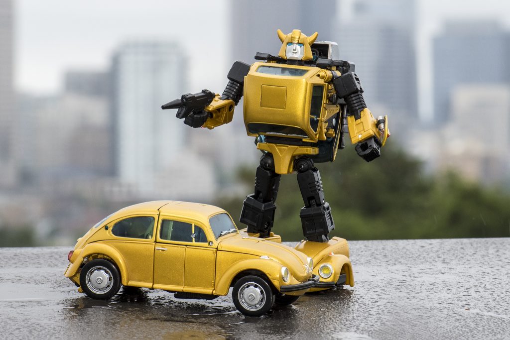 Macro Product Photography With Bumblebee The Transformer - Equal Motion